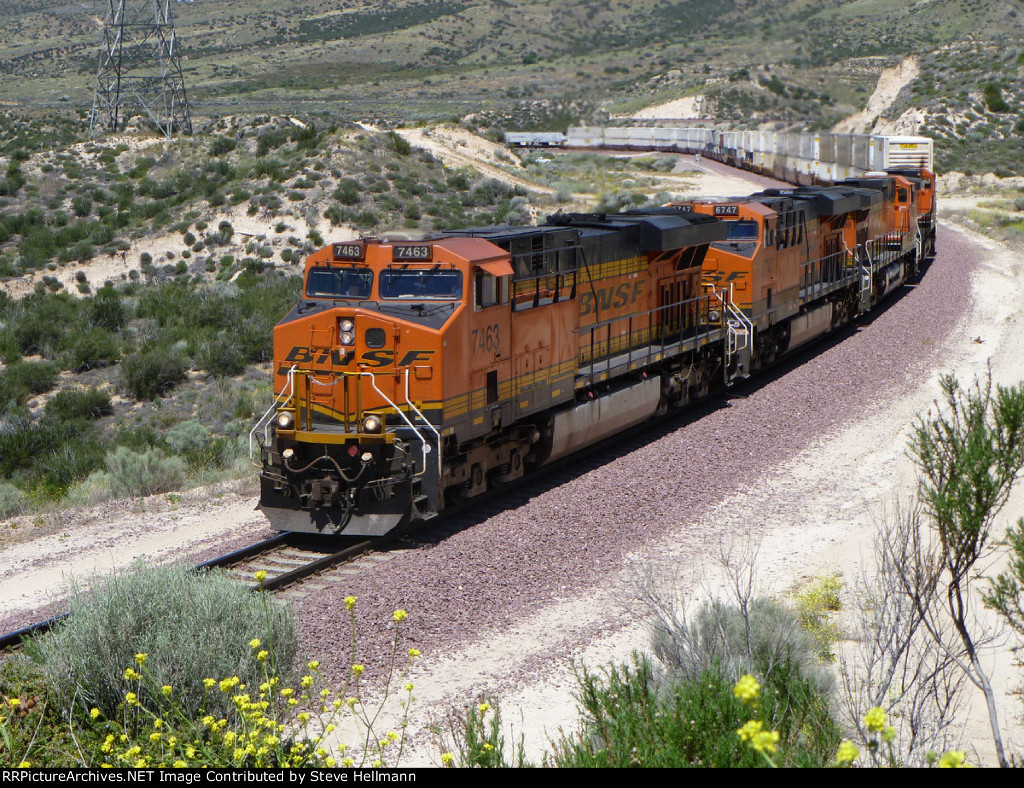 BNSF 7463 Passing West Summit Island